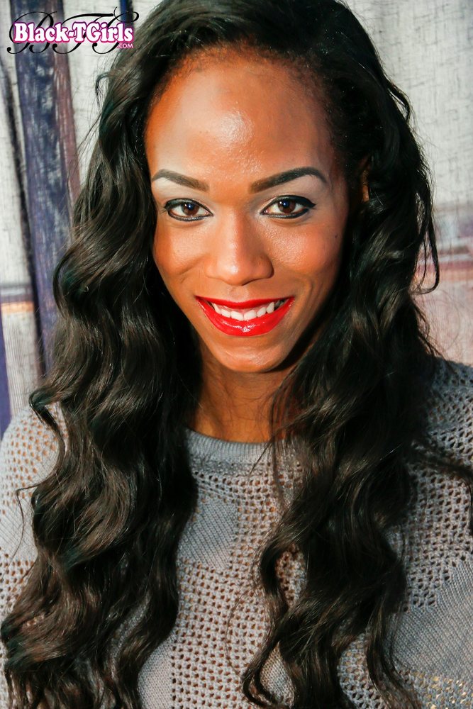 Dazia is a great new girl from Los Angeles. She is 22 years : r/SheFem